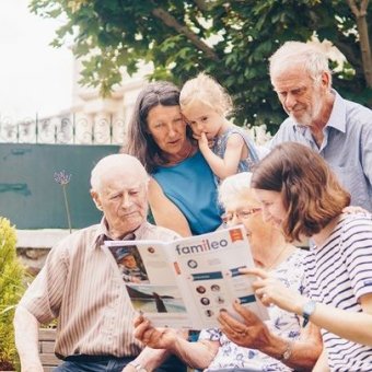 Famileo, le journal familial qui fait le bonheur des grands-parents
